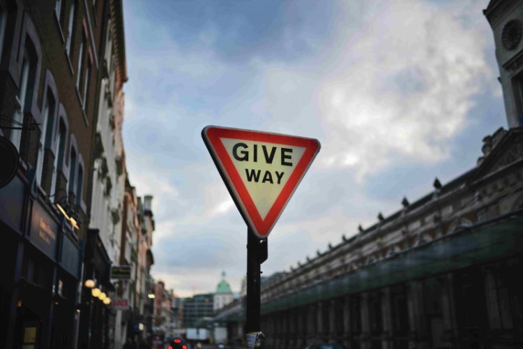 34 Illegal Things To Do While Driving Newtons 34-illegal-things-to-do-while-driving-newtons